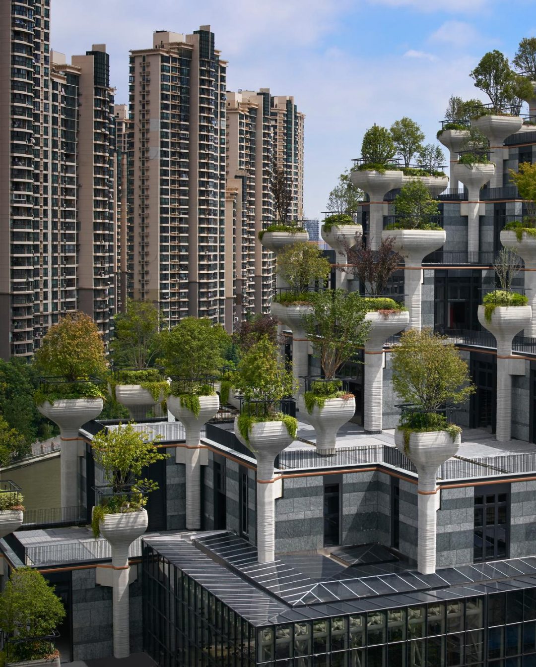 1000 Trees in Shanghai by Heatherwick Studio nears completion - De51gn