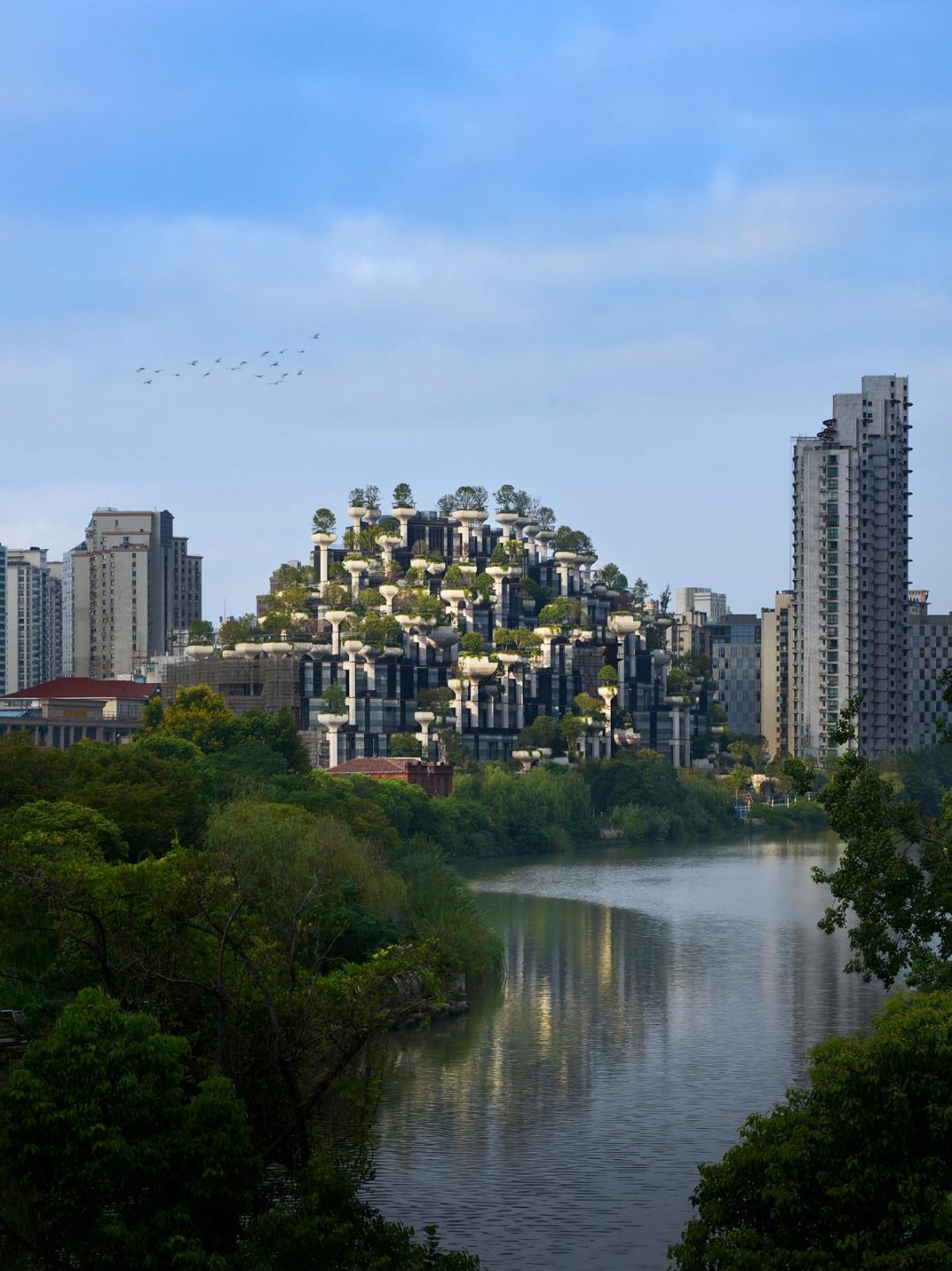 1000 Trees in Shanghai by Heatherwick Studio nears completion - De51gn