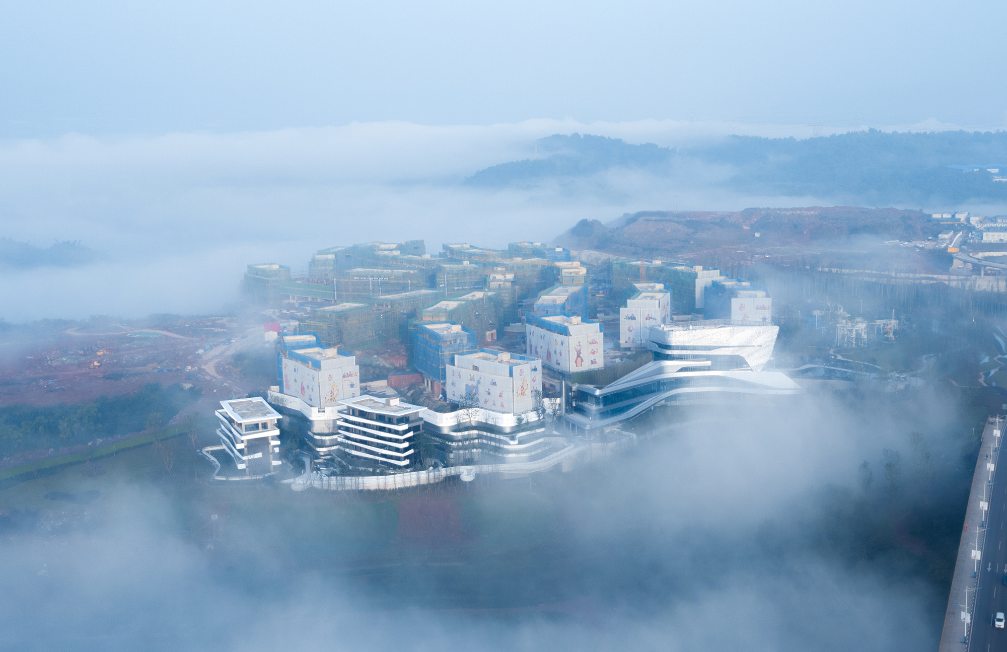 In China's Chongqing city, a sculptural clubhouse by 10 Design becomes ...